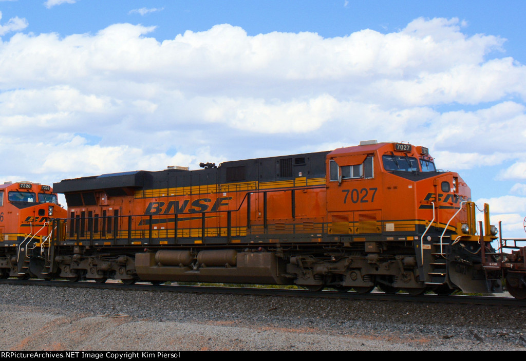 BNSF 7027